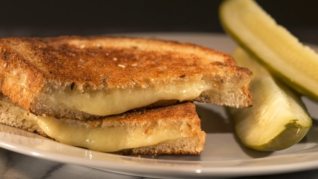 Quick and flavorful grilled cheese techniques