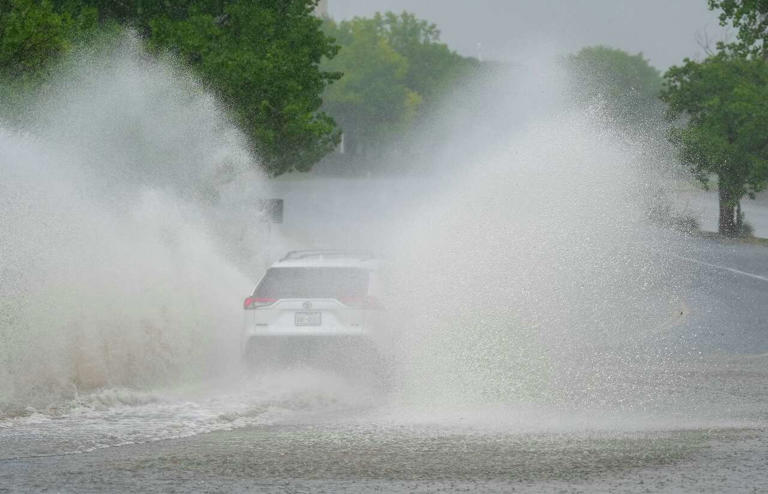 ‘So are we all awake now?': Austin reacts to overnight flood alerts