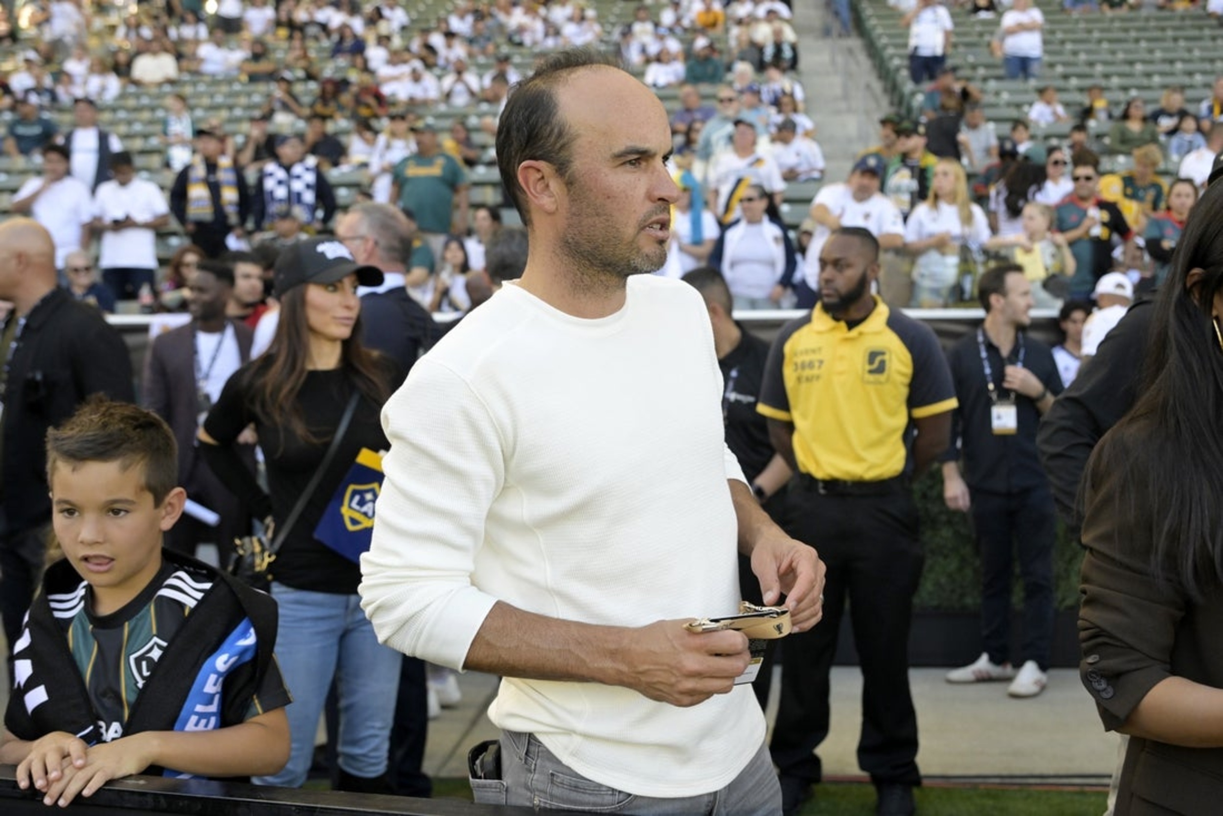 Landon Donovan blasts airline after World Cup travel fiasco