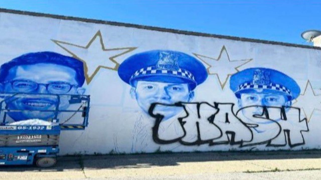 Mural honoring three fallen Chicago officers vandalized on Southwest ...
