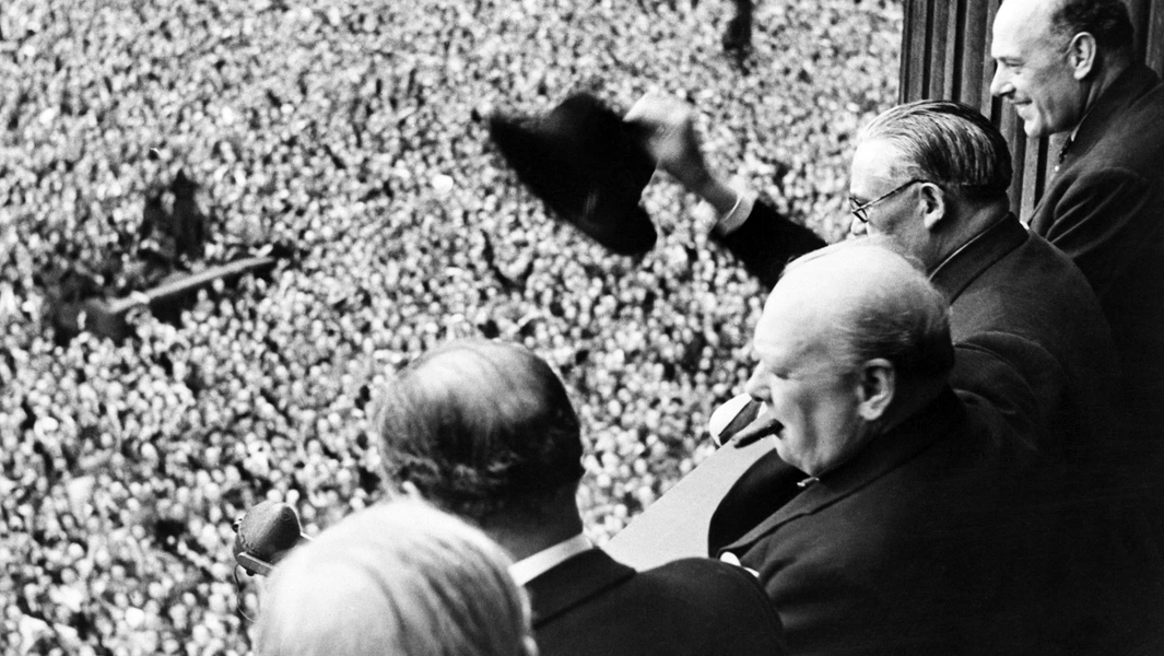 12 fascinating rare photos from history