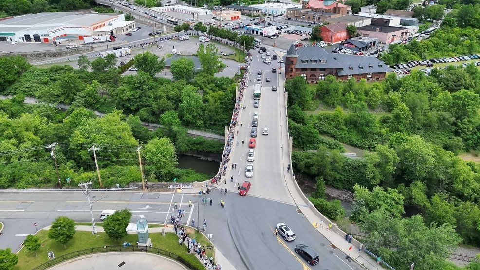 Thousands flock to Steamtown as Big Boy reunion creates hours-long lines