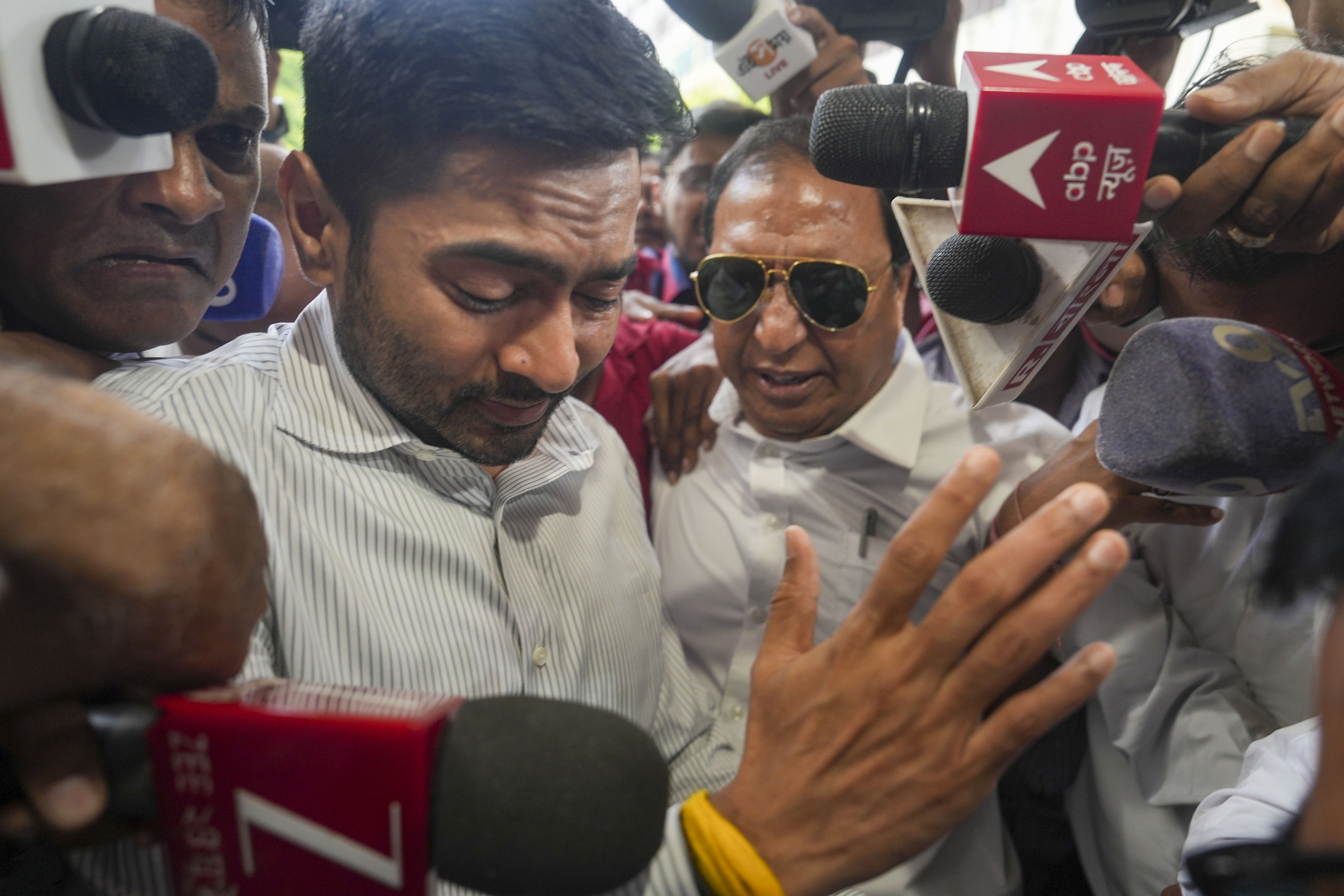 ED interrogates TMC MP Abhishek for over 11 hours in primary school ...