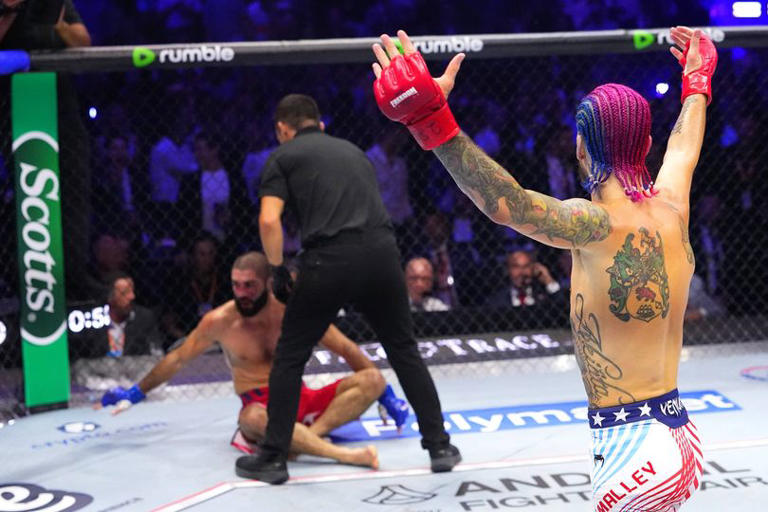 UFC White House fighter suffers brutal KO after blasting Canadian ...