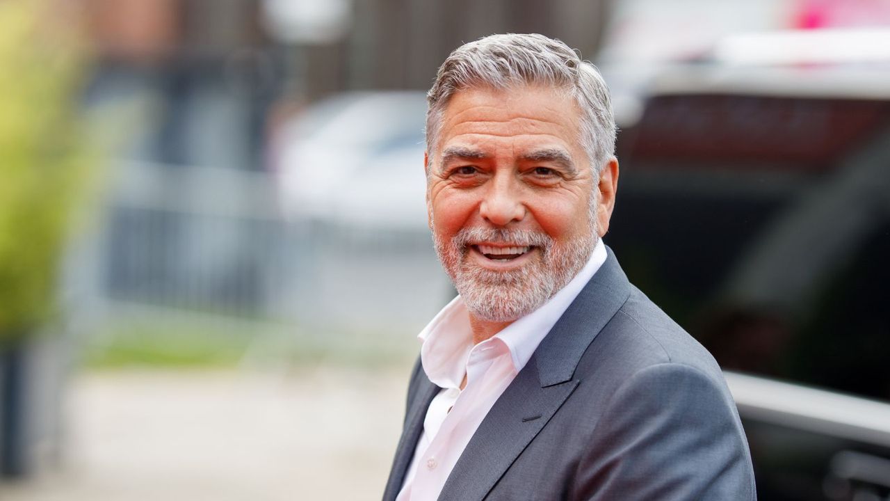 George Clooney's living room shows why turquoise and gold is the color ...
