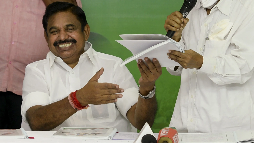 Krishnamurthy defends Palaniswami as Shanmugam attacks PMK credit