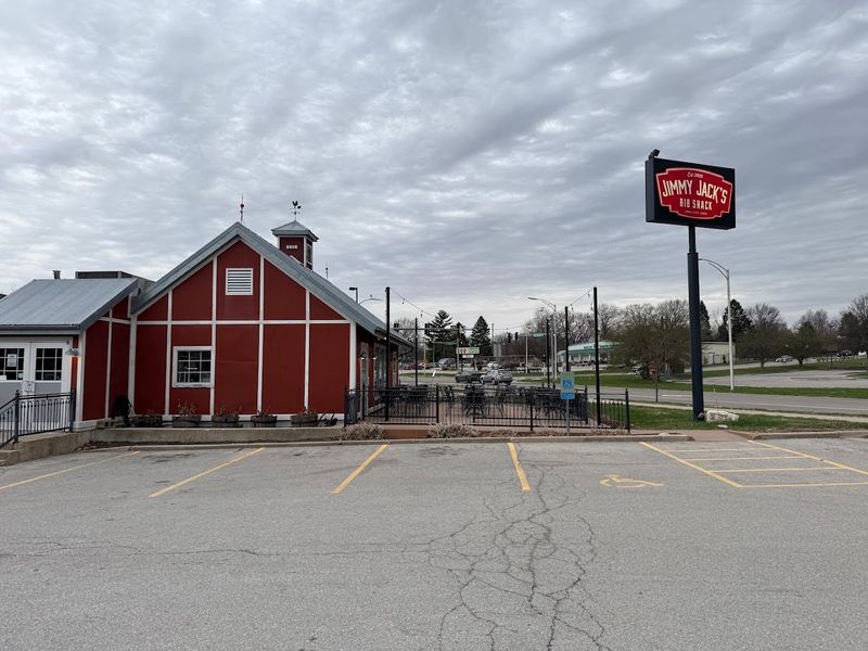 The ribs at this Iowa legend have a following that treats cross-state ...