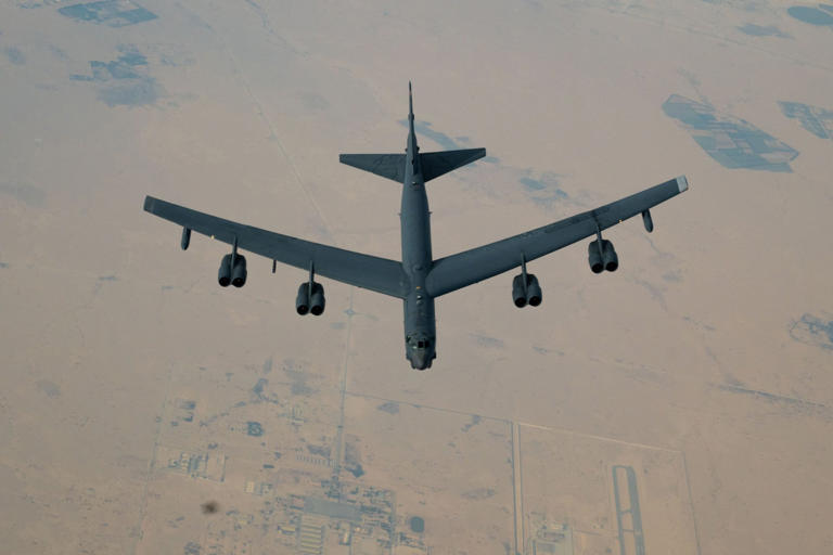 B-52 bomber crashes in California desert ‘shortly after take off’
