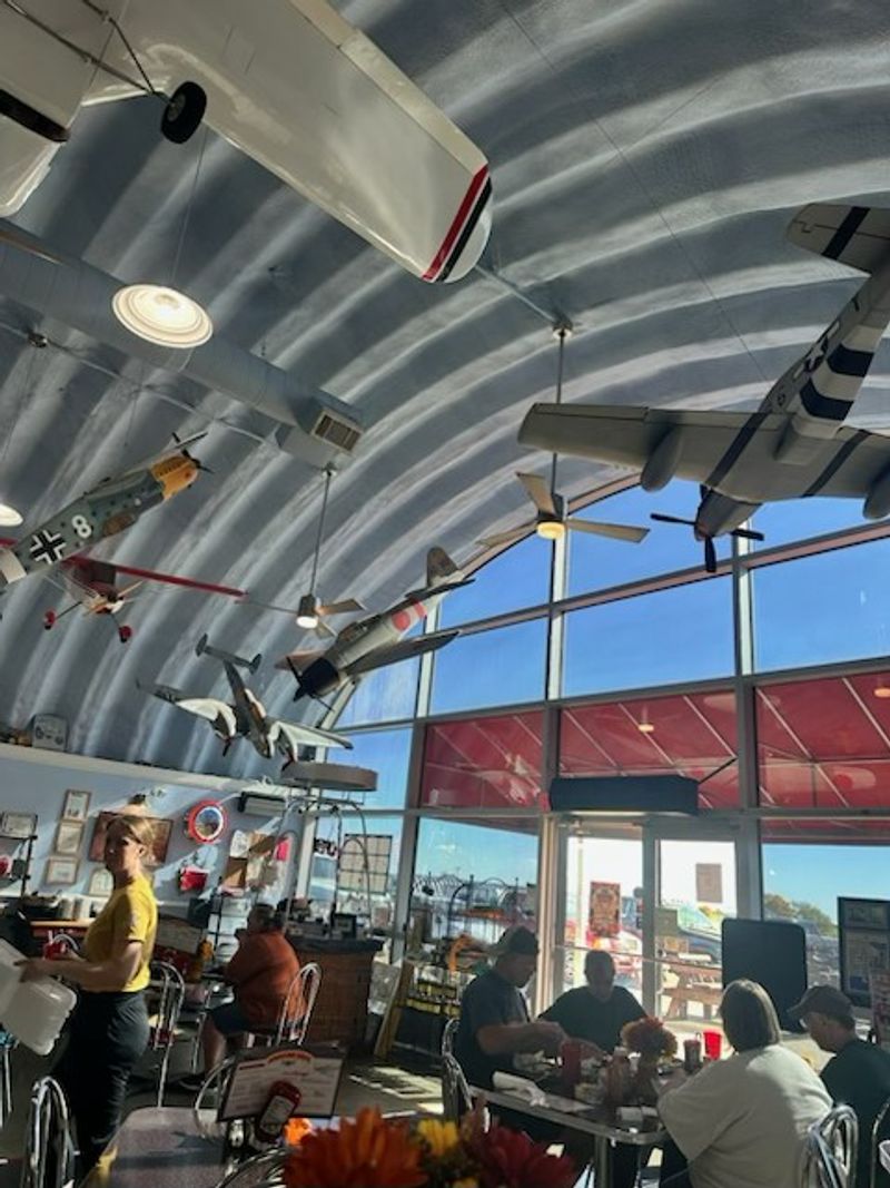 The Missouri airport diner where you can eat a $12 breakfast while ...