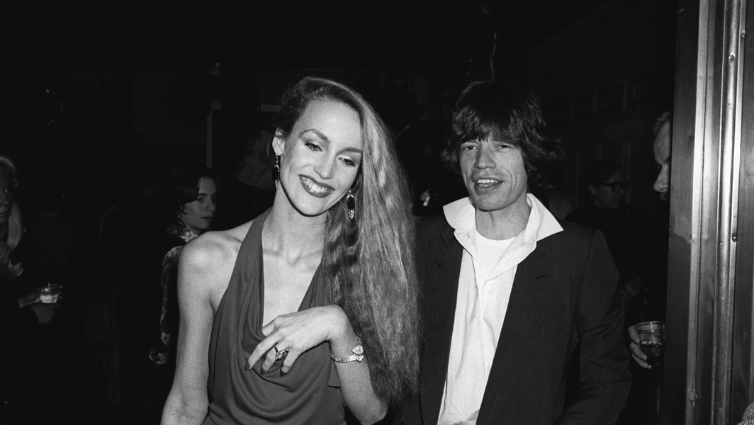 5 music stars who married models