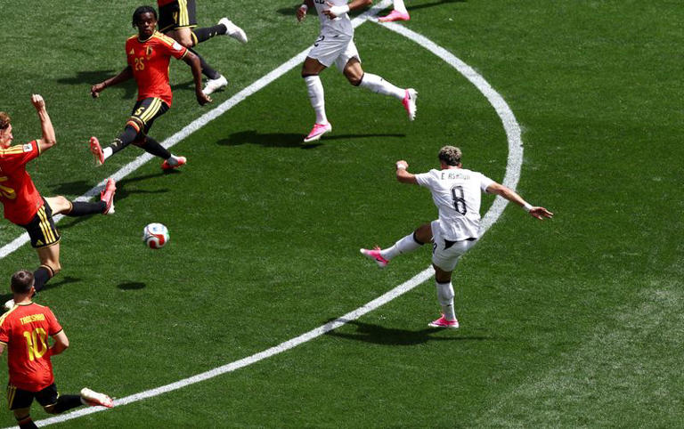Soccer - Lukaku's introduction earns Belgium 1-1 draw with Egypt