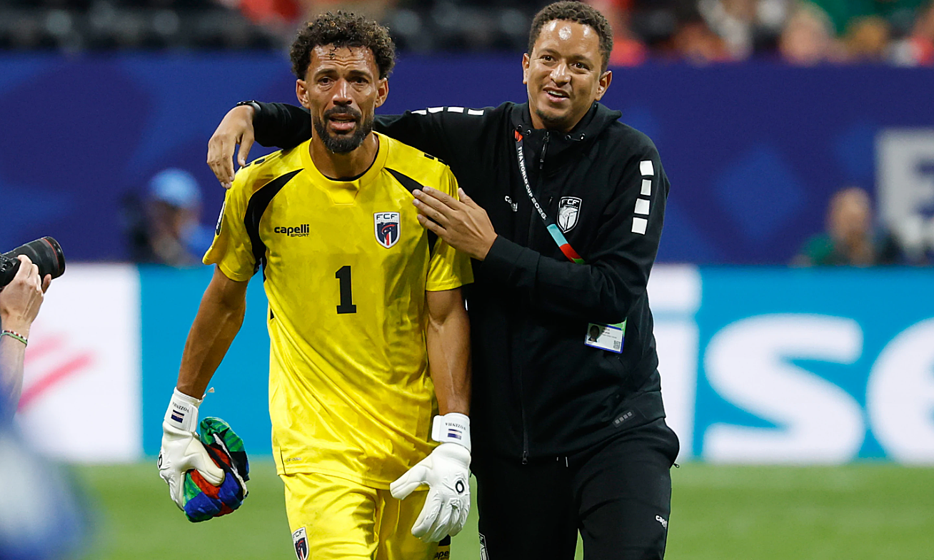 Cape Verde goalkeeper Vozinha sheds tears after stopping Spain at World ...