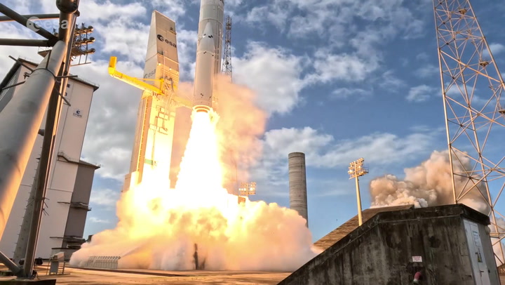 Amazing up close views with Ariane 6 rocket launch