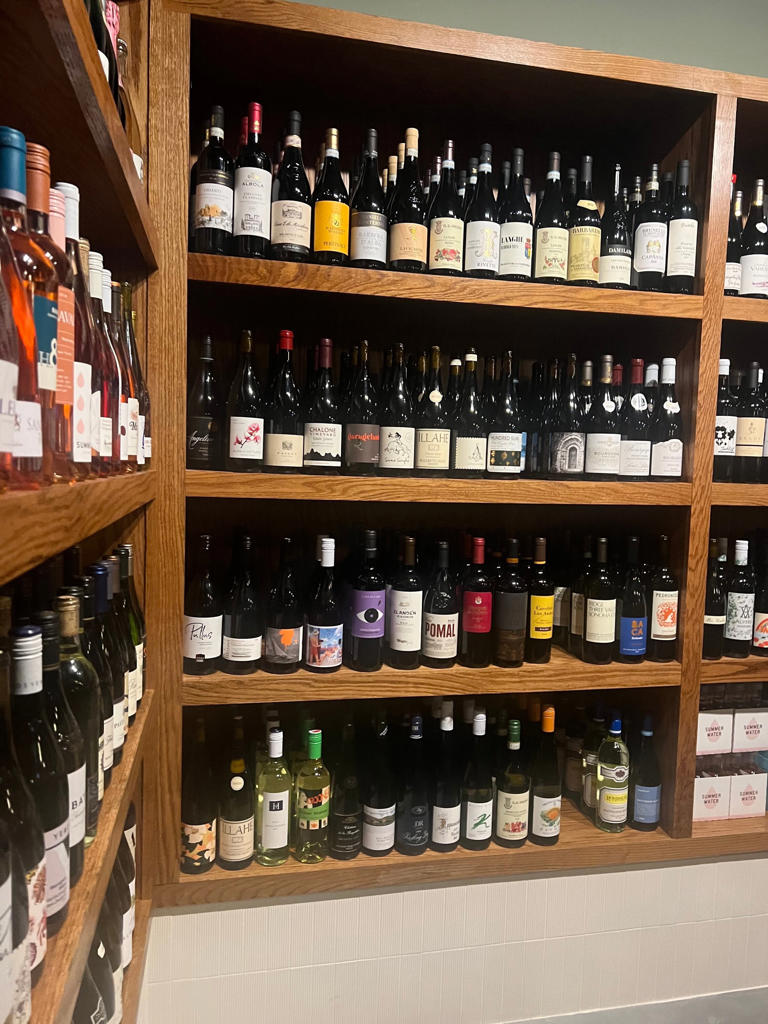 New Ross Bridge shop offers wine, snacks and board games