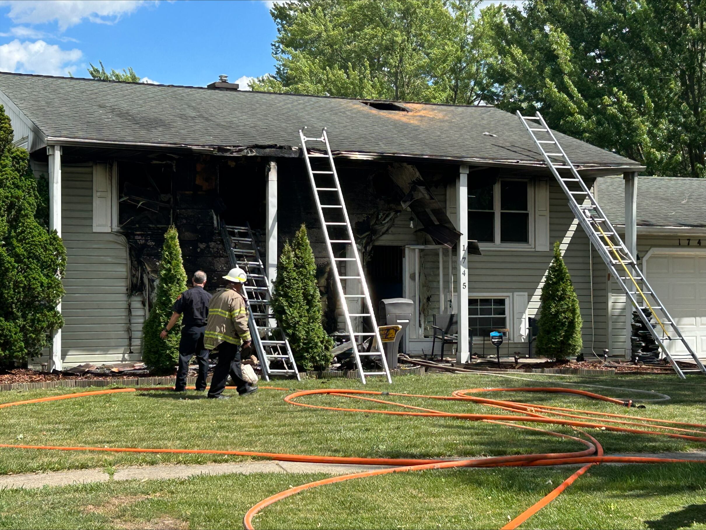 Firefighters rescue dog from Toledo house fire