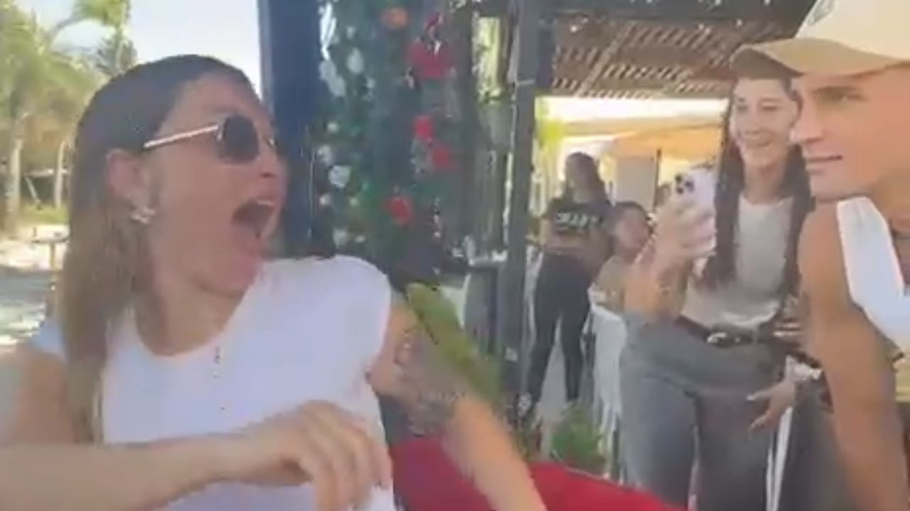 Girl caught off guard by loved ones in her photo