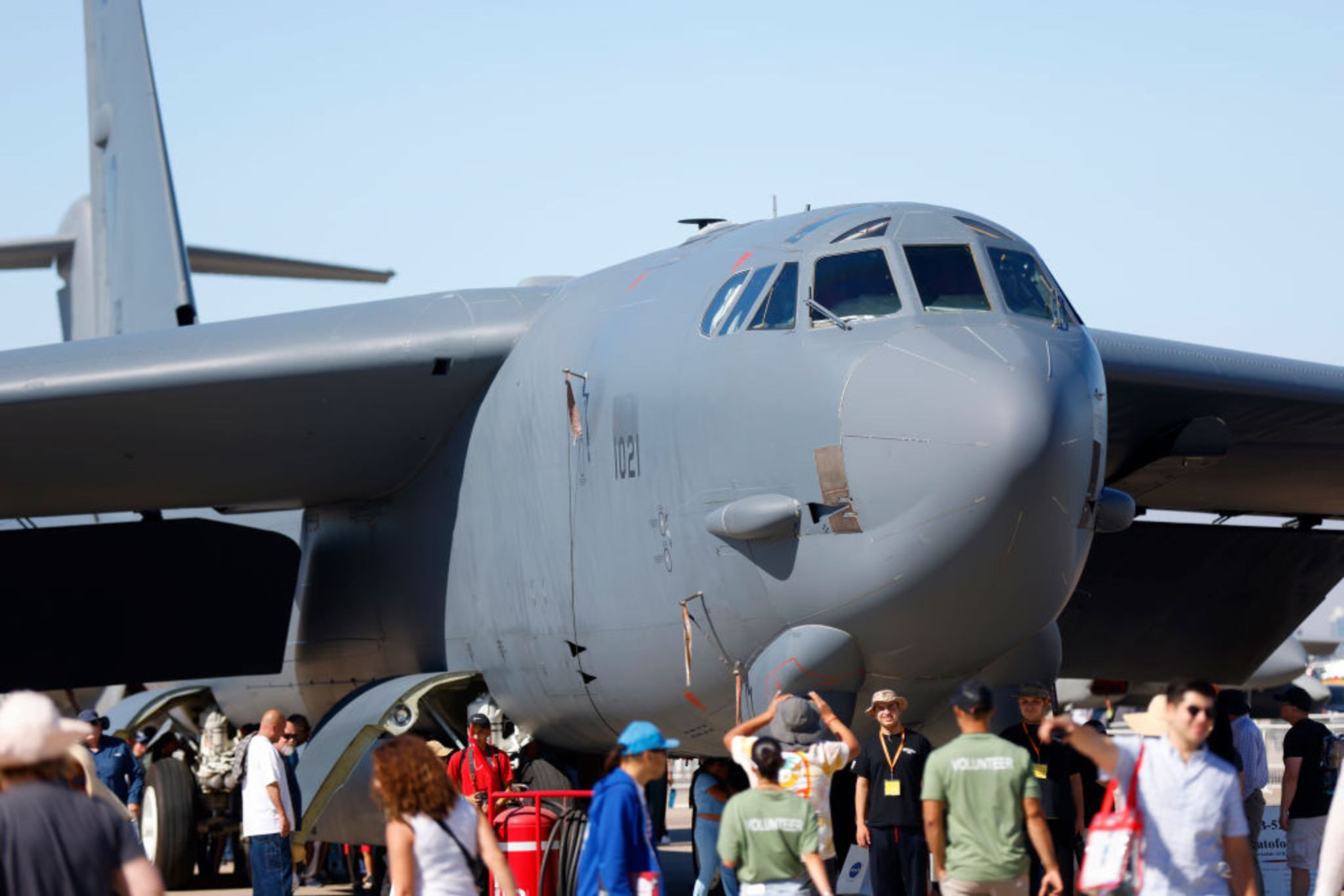 8 believed dead after B-52 bomber crashes at Edwards Air Force Base