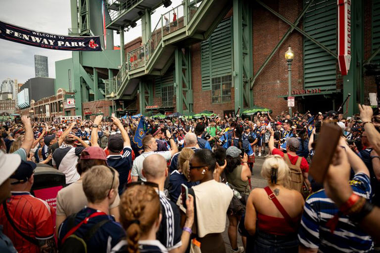 American baseball players hail Tartan Army take over as the 'most fun ...