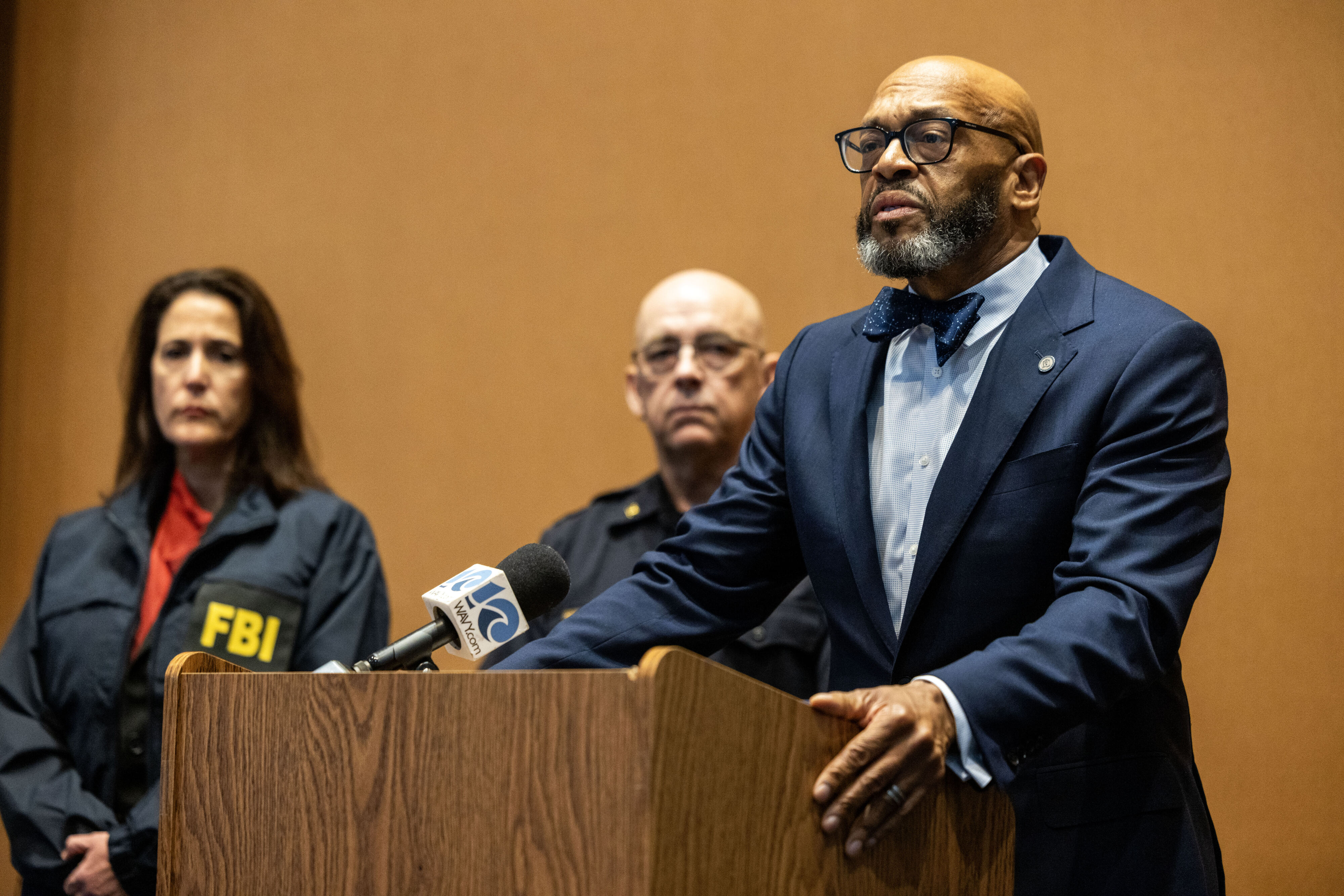ODU prez Hemphill has 'unwavering confidence' of board, gets contract ...