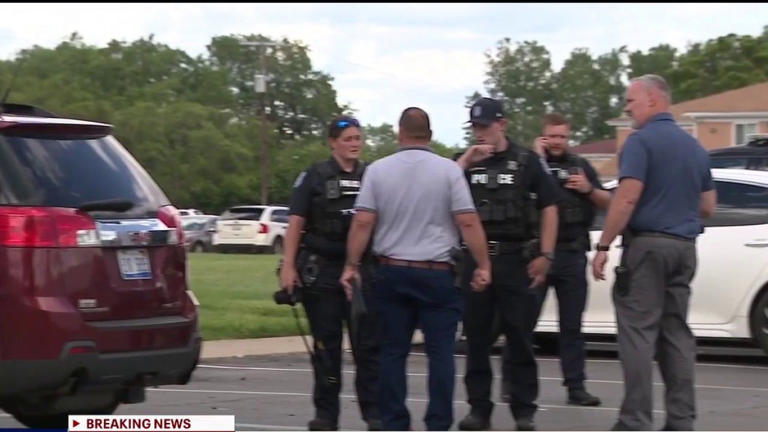 2 young children found alone outside Warren apartment complex