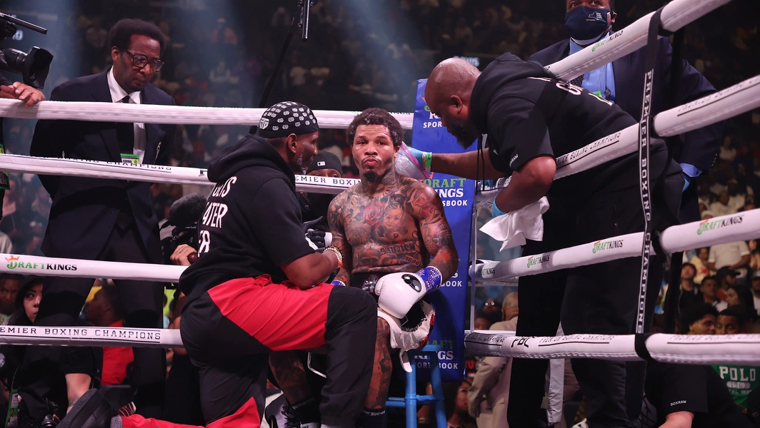 Davis–Schofield talks intensify as WBA deadline nears