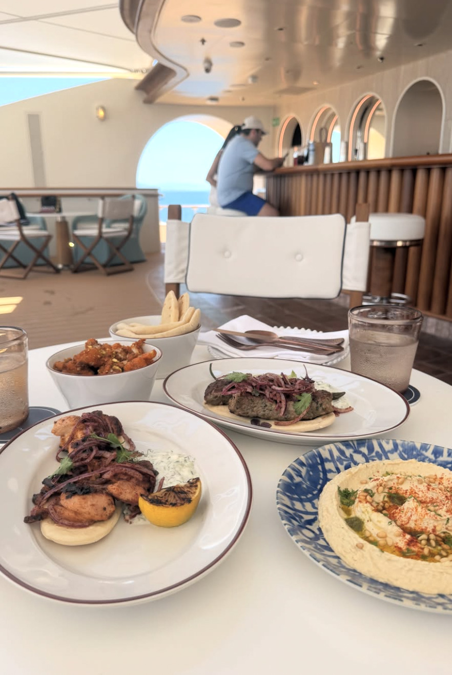 La croisière luxueuse de Sara-Christine Troini à bord du Four Seasons Yacht