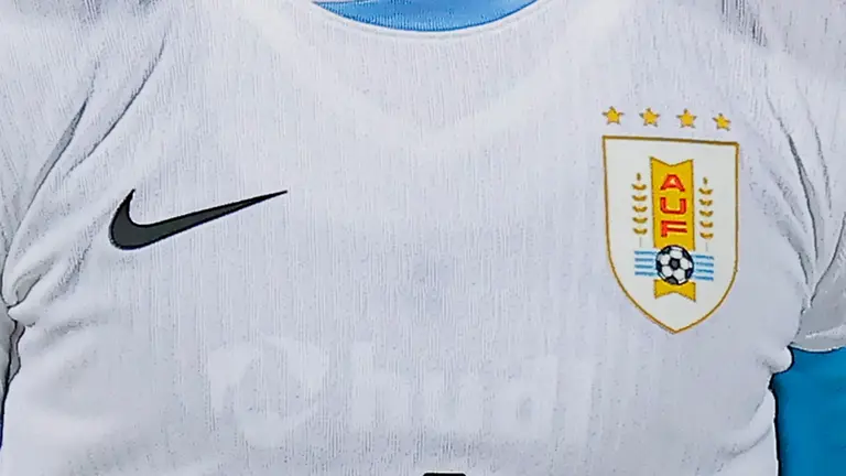 Why do Uruguay have four stars on their crest during the 2026 World Cup?