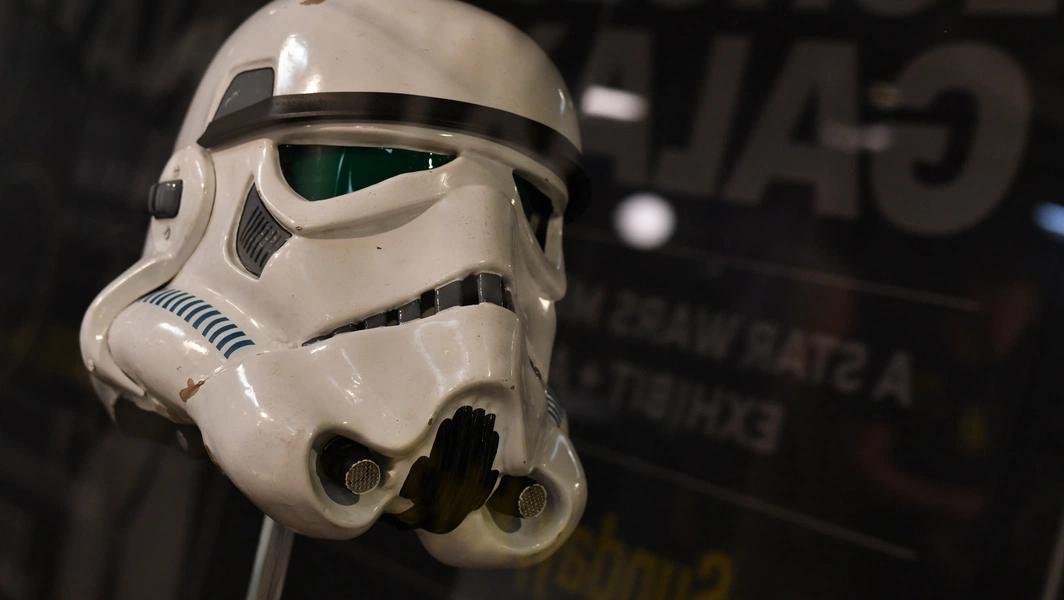 7 hidden Star Wars details and fan theories