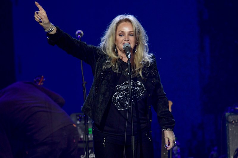 Pop star Bonnie Tyler wakes from medically induced coma but remains ...