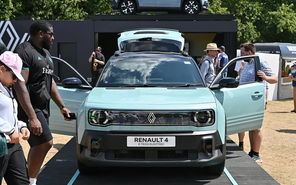 Renault UK EV interest jumps 49% amid Plein Sud launch