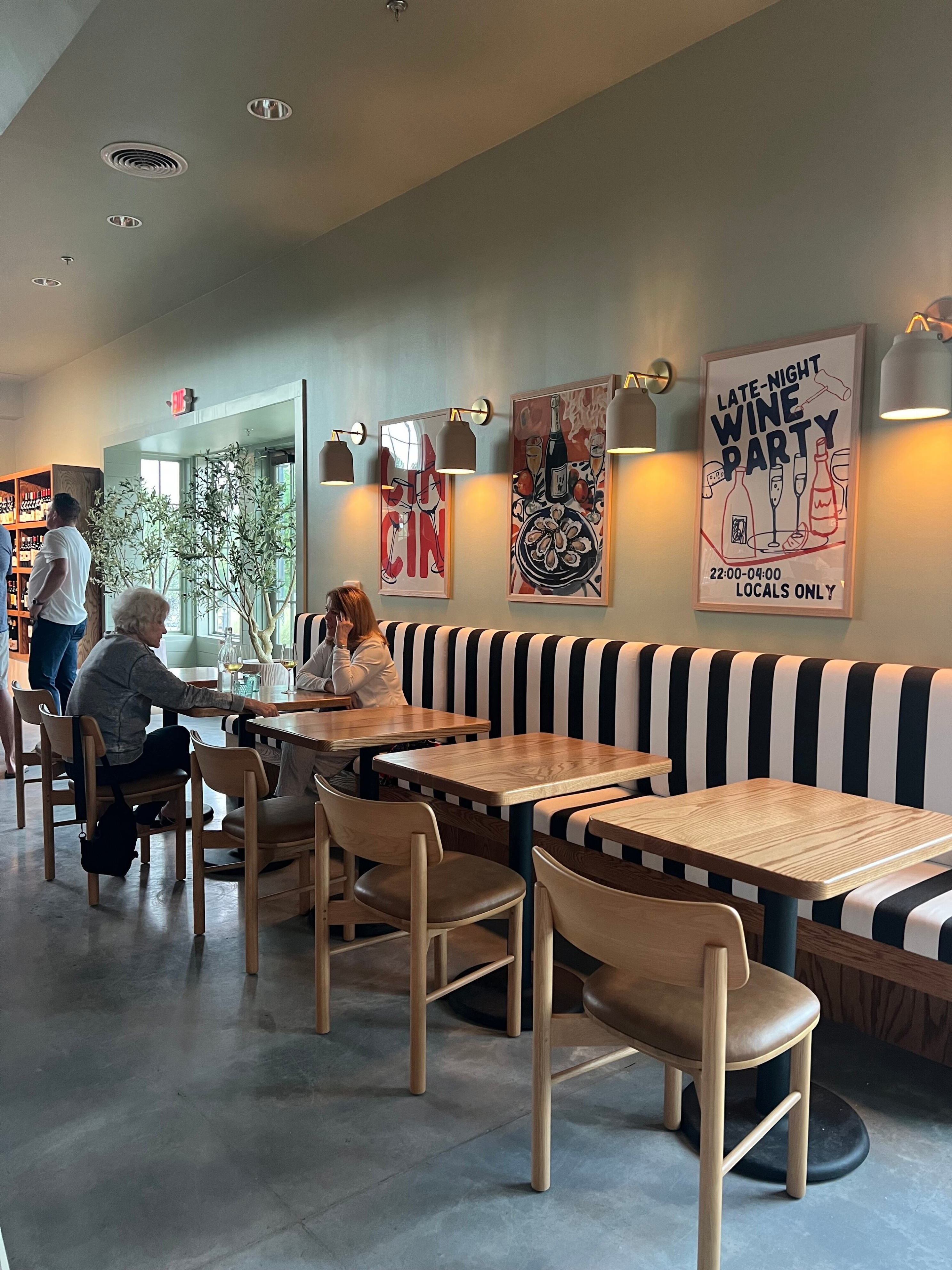 New Ross Bridge shop offers wine, snacks and board games
