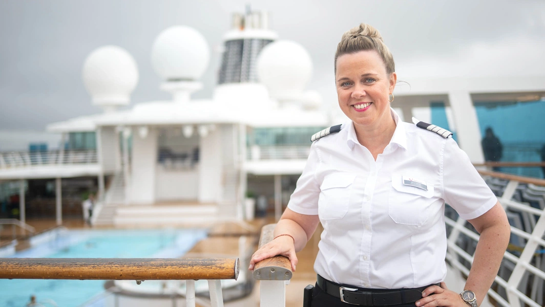 16 cruise passenger habits crew secretly dislike
