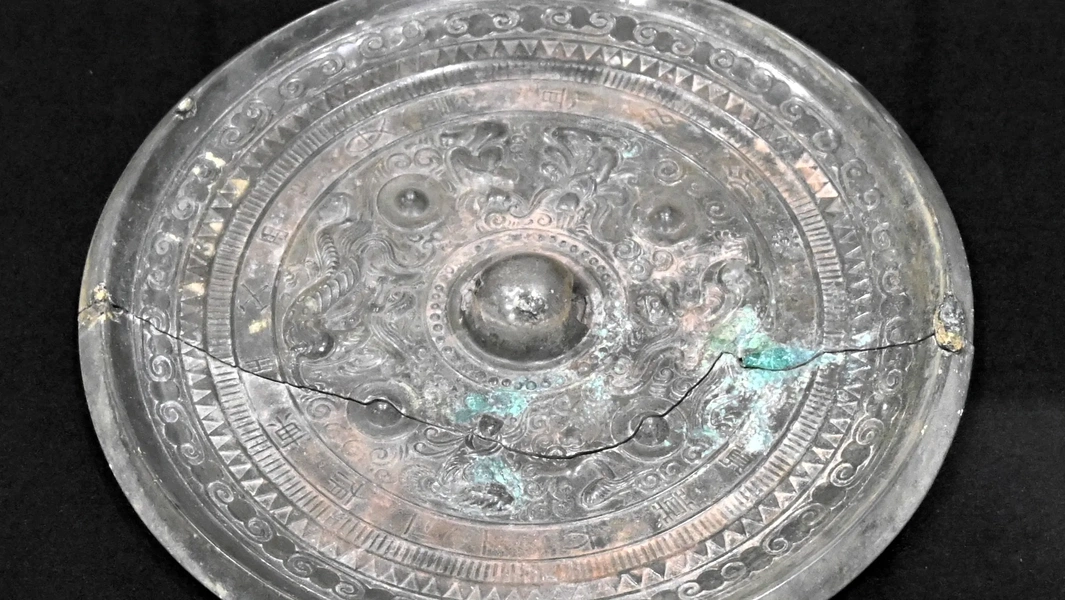 Extraordinary Kofun-era sword and mirror unearthed in Nara