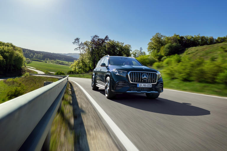 AMG’s new 603-HP GLE and GLS hit 174 MPH with a flat-plane V8
