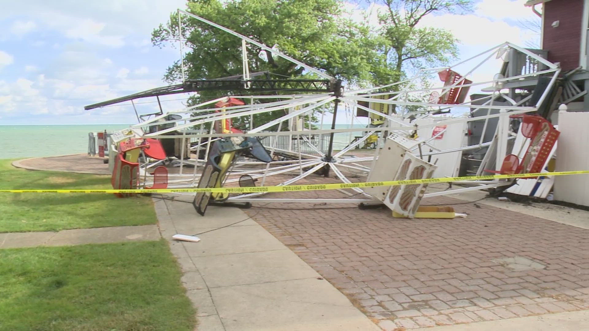 3News' Mark Johnson on the downed Ferris wheel at Old Firehouse Winery ...