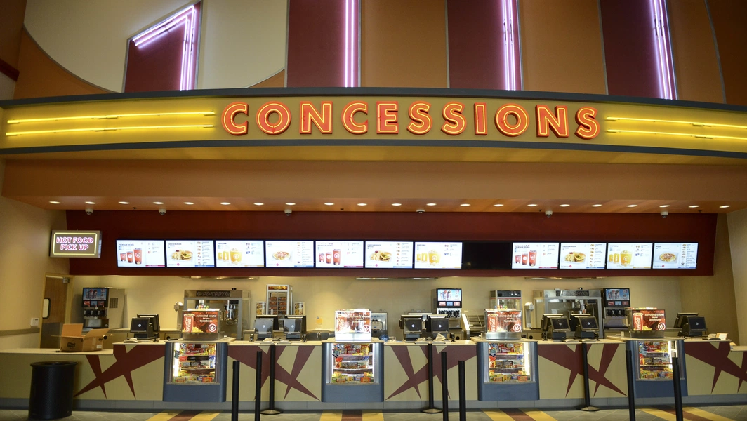 10 behind-the-scenes facts and etiquette rules for movie theaters