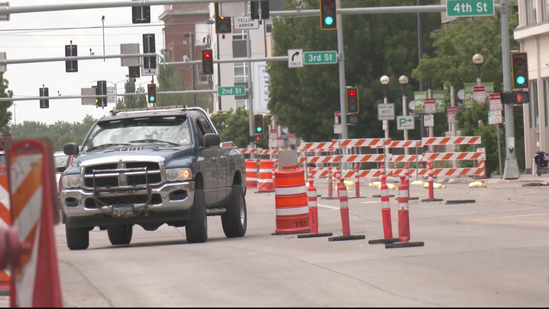 Crews replacing aging pavement on Main Ave. in Bismarck