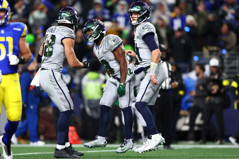 AJ Barner’s wild reaction at Seahawks Super Bowl LX ring ceremony goes ...
