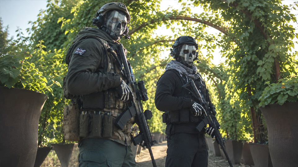 Modern Warfare 3 action turns into live combat scene