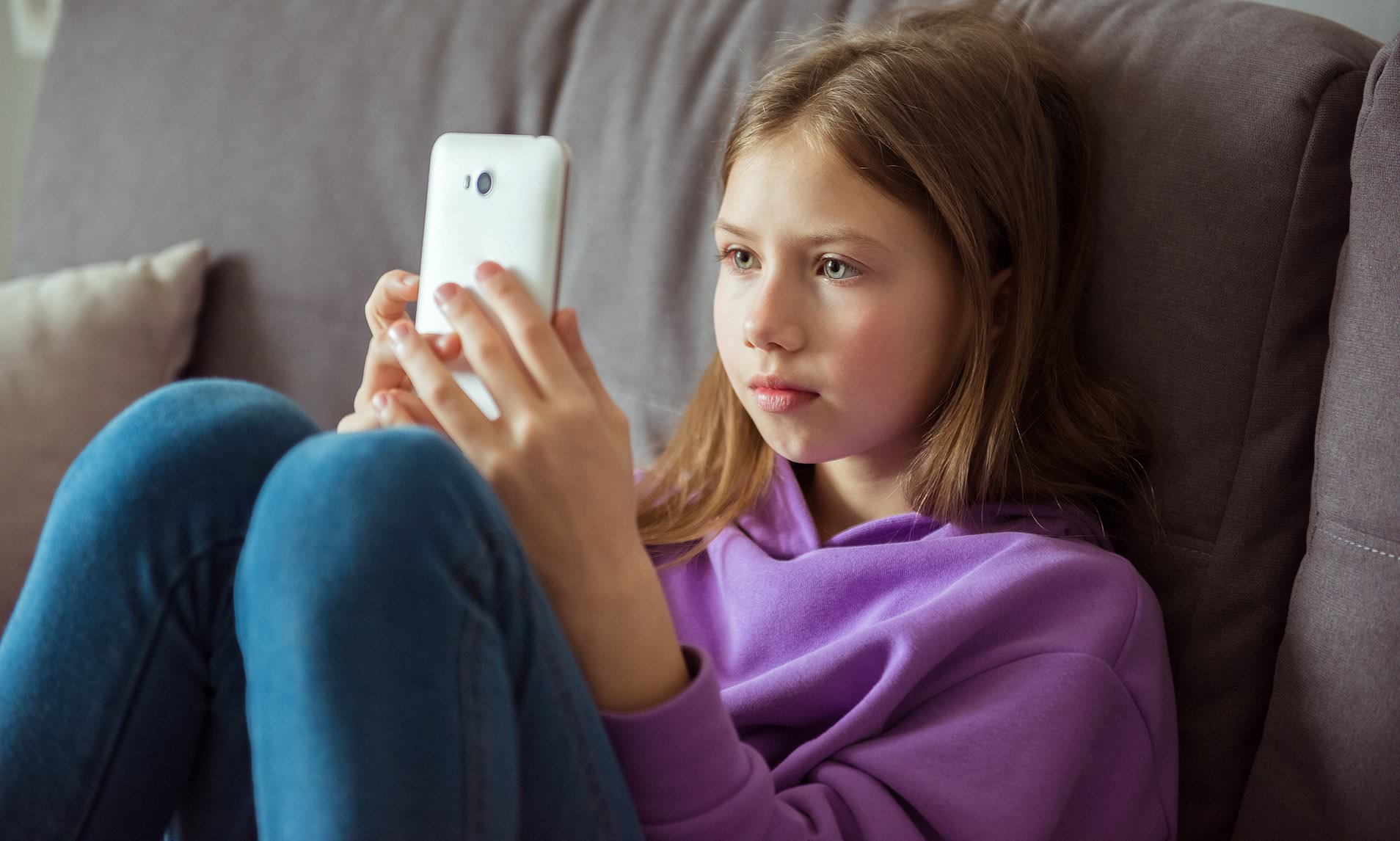 As Keir Starmer promises 'Australia plus' rules, how has social media ...