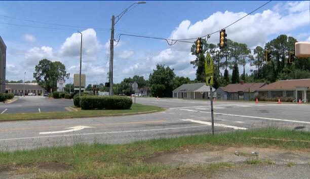 Stabbing victim left in Albany intersection with a collapsed lung