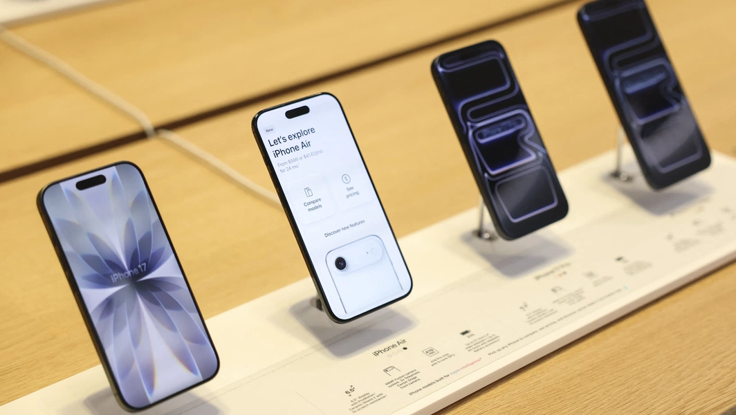 Wedbush holds $400 Apple target after record quarter