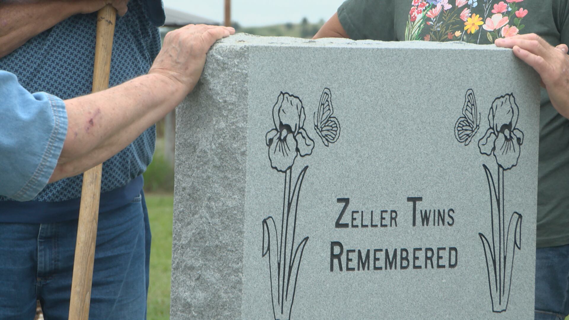 Family honors pioneers with new monument, irises in Sherman County