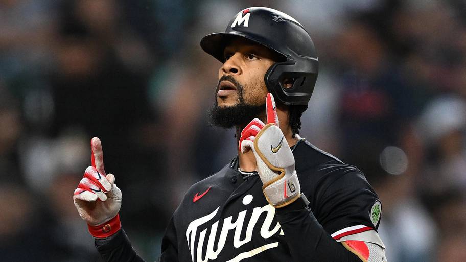 Two twins showing up on early All-Star balloting
