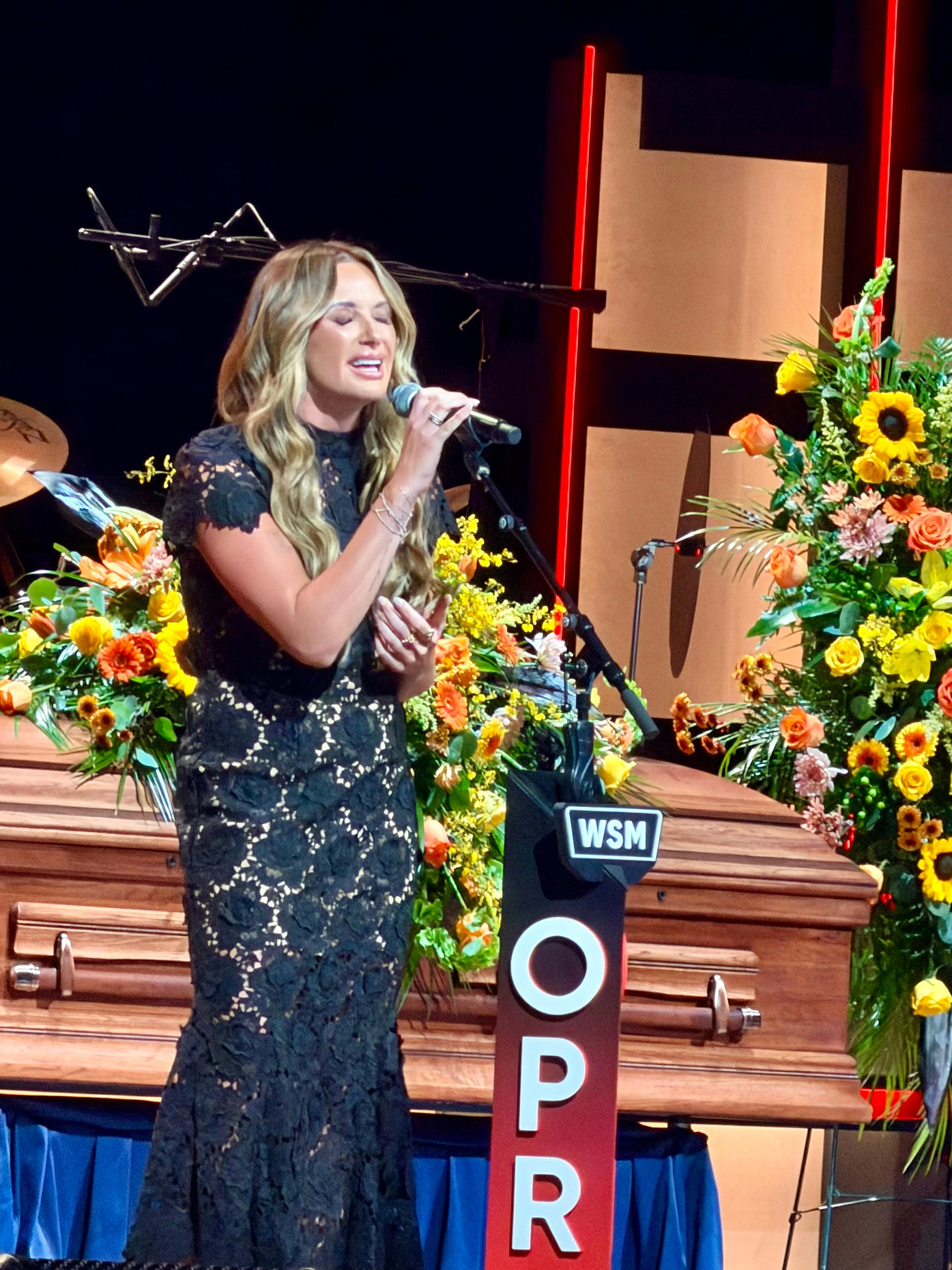 Garth Brooks, Carly Pearce, Dierks Bentley and more say goodbye to Bill ...