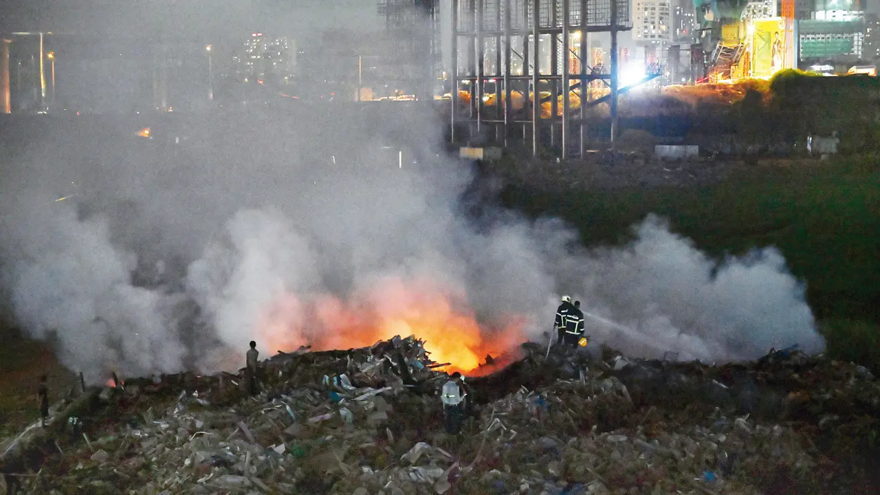 Mumbai: Garib Nagar debris fire reignites in Bandra; smoke troubles ...
