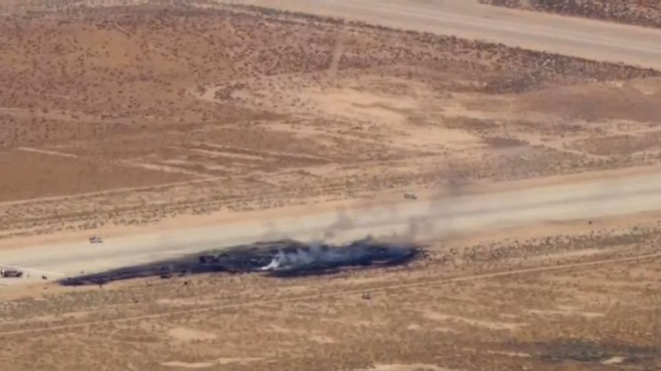 Video shows aftermath of B-52 bomber crash at California’s Edwards Air ...