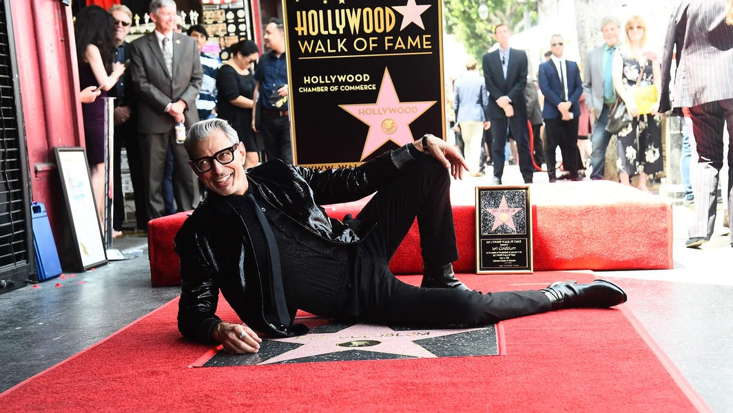 5 of Hollywood's tallest leading men