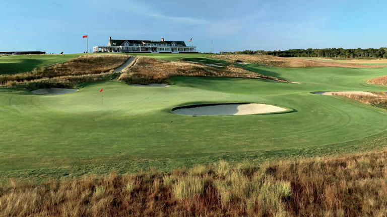 Which holes make Shinnecock Hills such a hard US Open test?