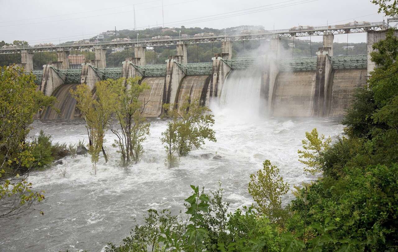 Floodgates opened at Lake Austin, Lake Bastrop dams as heavy rain hits ...
